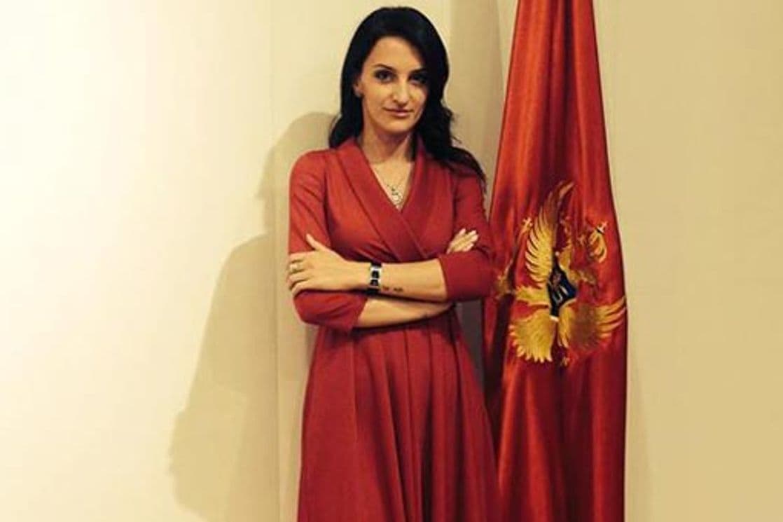 RAZOTKRIVANJE - Svetlana SOŠIĆ: Avanture nevaljale djevojčice