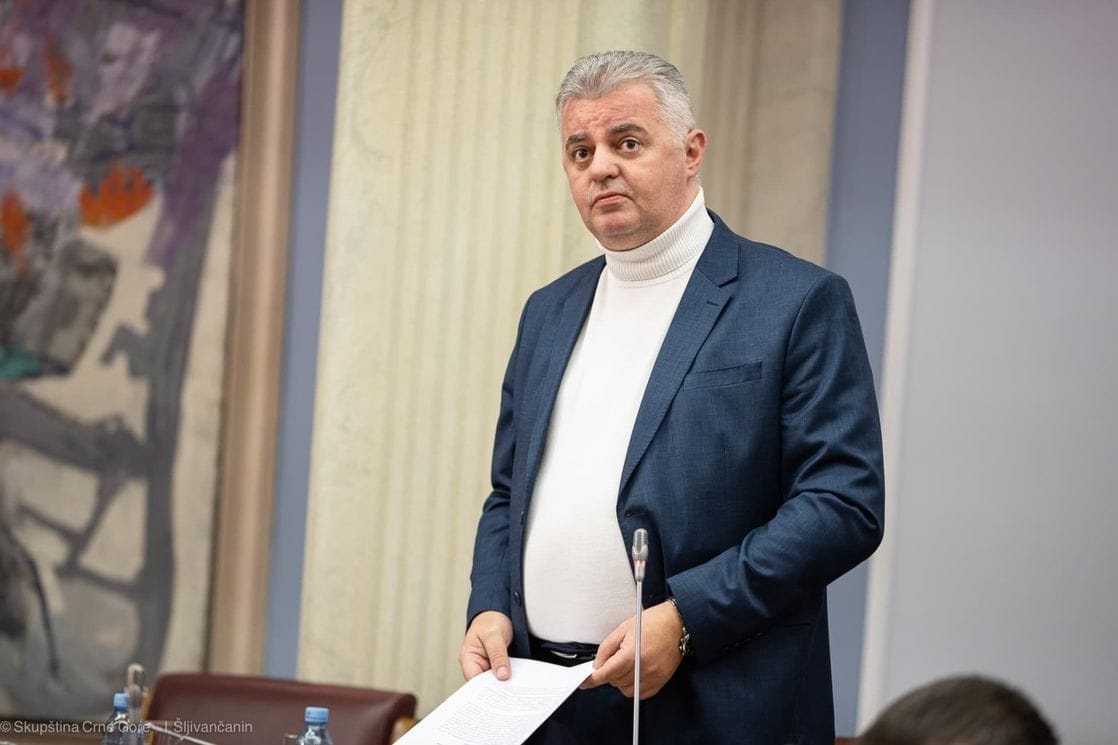 Mićović i Bećković vrsni intelektualci, nema zabrane koja može ...