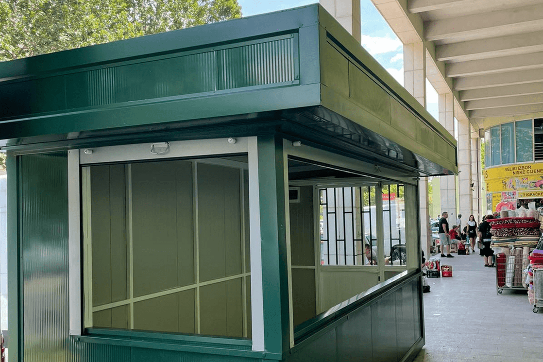 U krugu TC “Pobrežje” postavljeni privremeni objekti koji uskoro ...