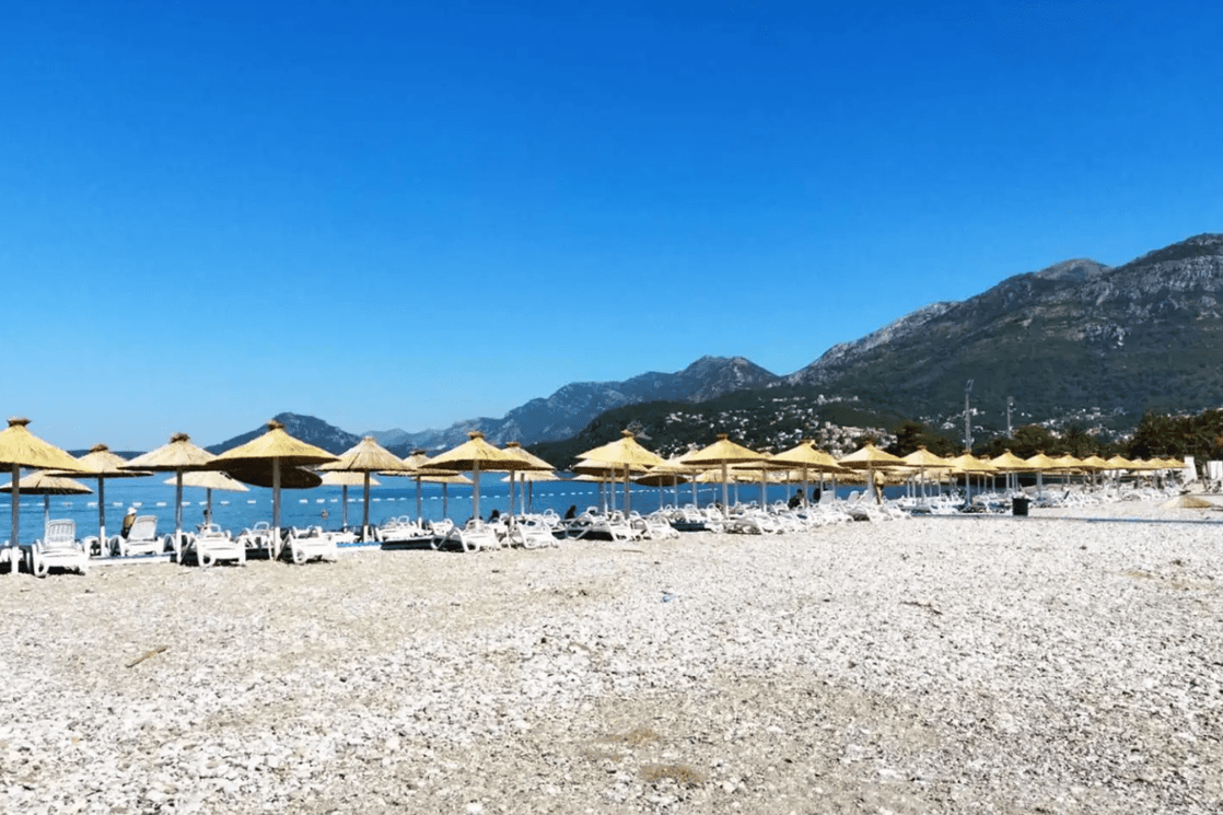 Barska rivijera: Turista nema ni u krevetima, niti na ležaljkama