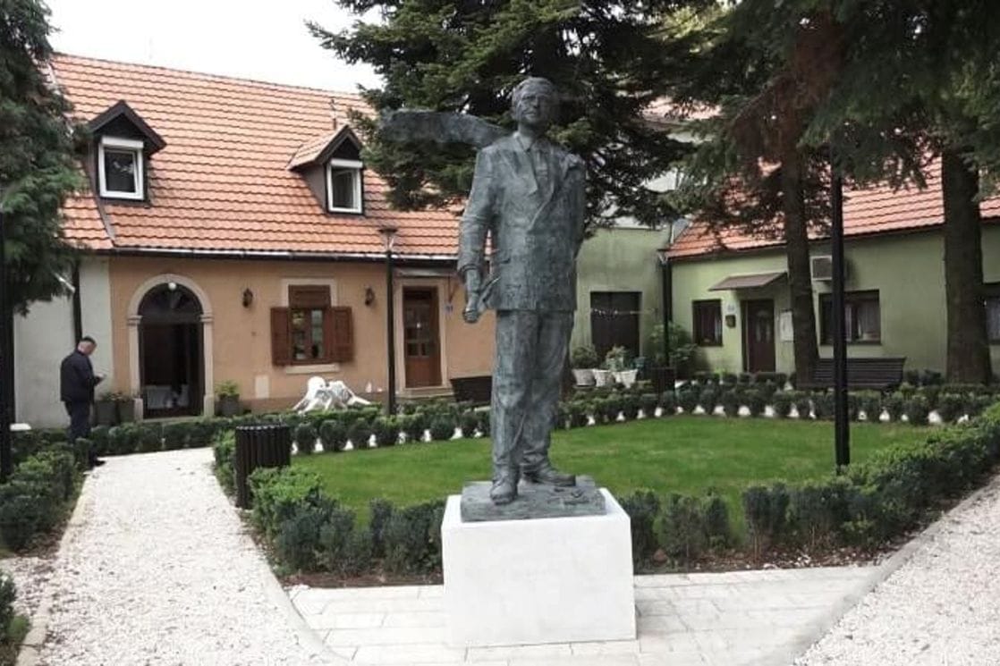 Na ponos Crne Gore i crnogorske kulture: Na Cetinju otkriven spomenik ...