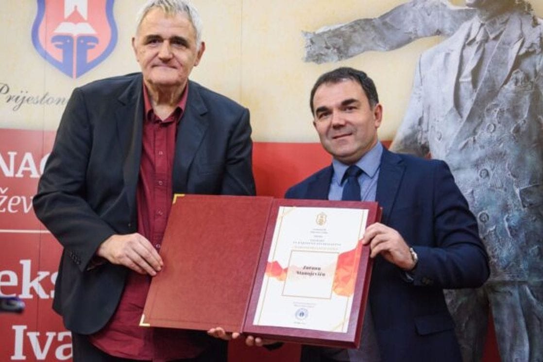 Stanojeviću uručena književna nagrada: Duh Lesove poezije stanuje u ...