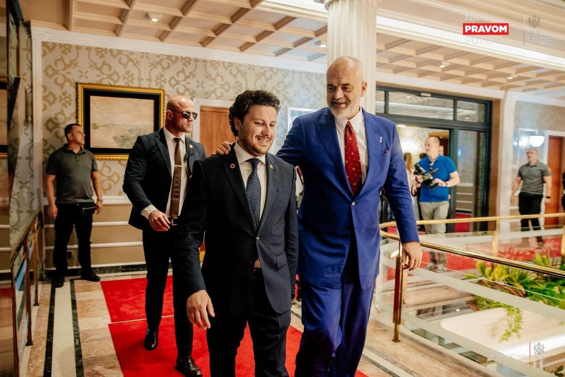 Rama stigao u Podgoricu, dočekao ga Abazović