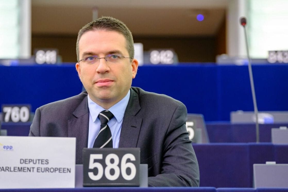 Sokol: Demokrate čine sve kako bi Crnu Goru što više makle od Zapada ...