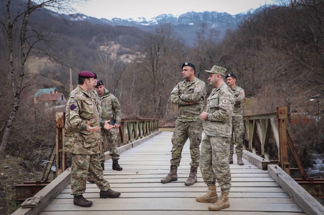 Inžinjerski tim britanskih Oružanih snaga posjetio VCG: Pregledali most ...