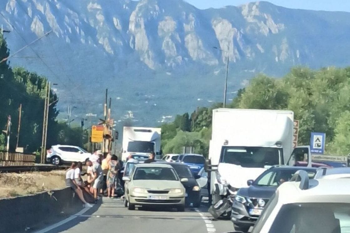 Lančani sudar kod Virpazara: Jedna osoba povrijeđena