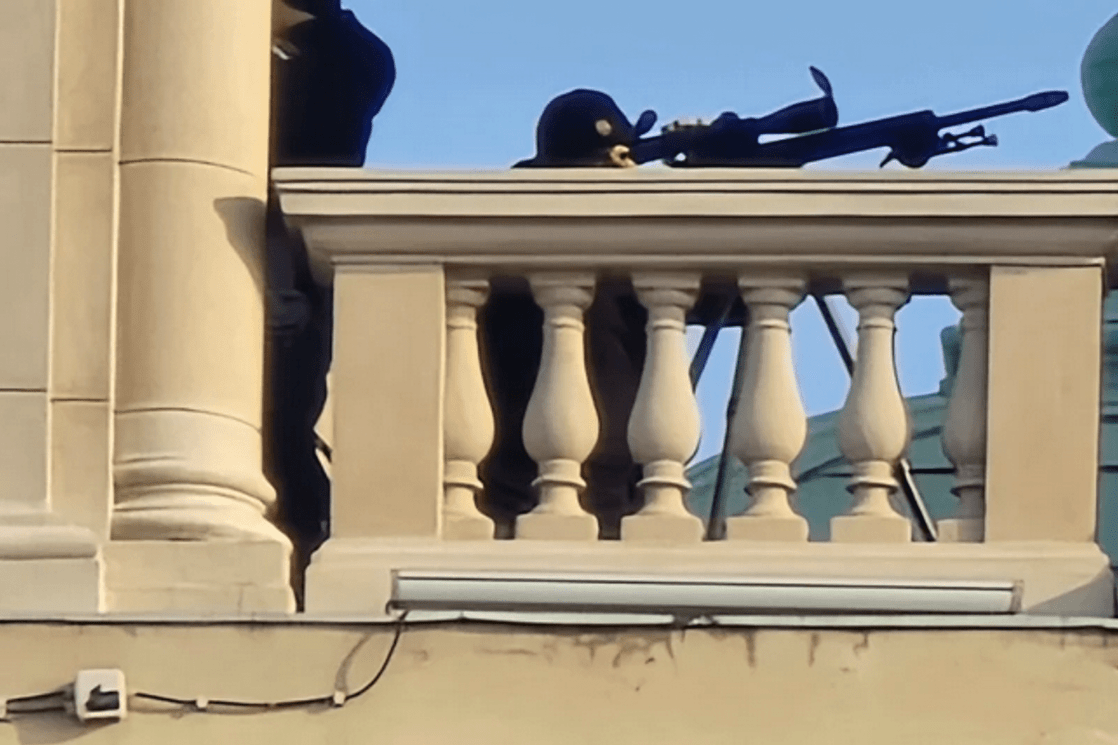 Snajperisti na kupoli Skupštine Srbije; Opozicija: "Kada je Čaušesku ...